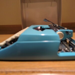 1967 Turquoise Kmart Deluxe 100 Ultra Portable Manual Typewriter - Etsy