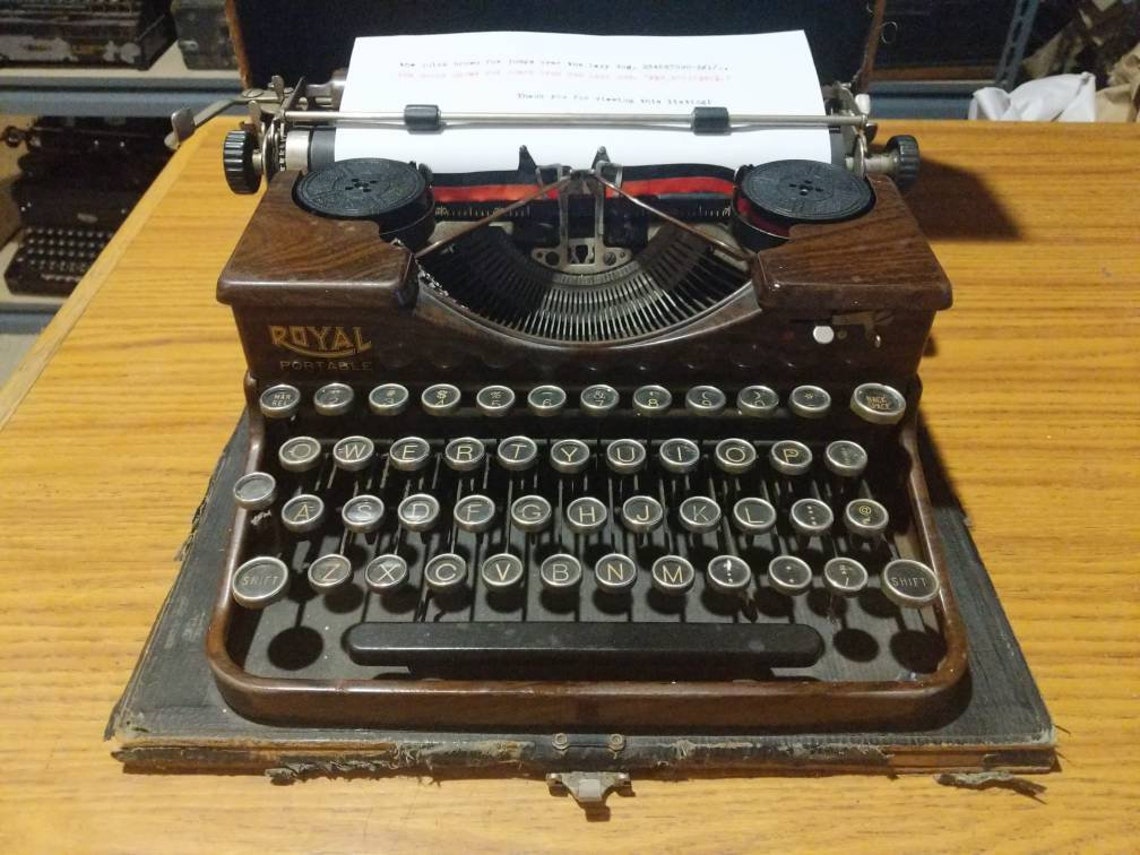 1928 Royal Model P Typewriter With Wood Grain Finish and Case - Etsy