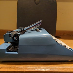 Cursive 1960's Blue Remington Personal-riter Portable Typewriter With ...