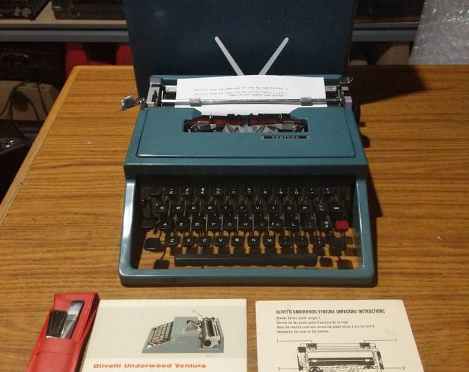 1969 Olivetti Ventura Portable Manual Typewriter With Carrying Case ...