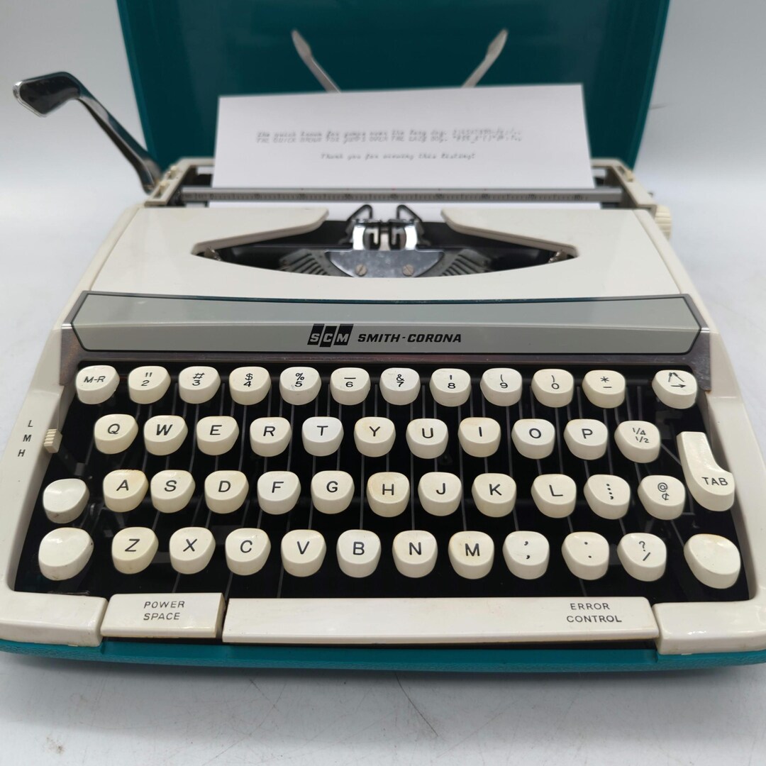 Cursive! 1970's Cream and Teal Smith Corona Cougar Deluxe Ultra ...