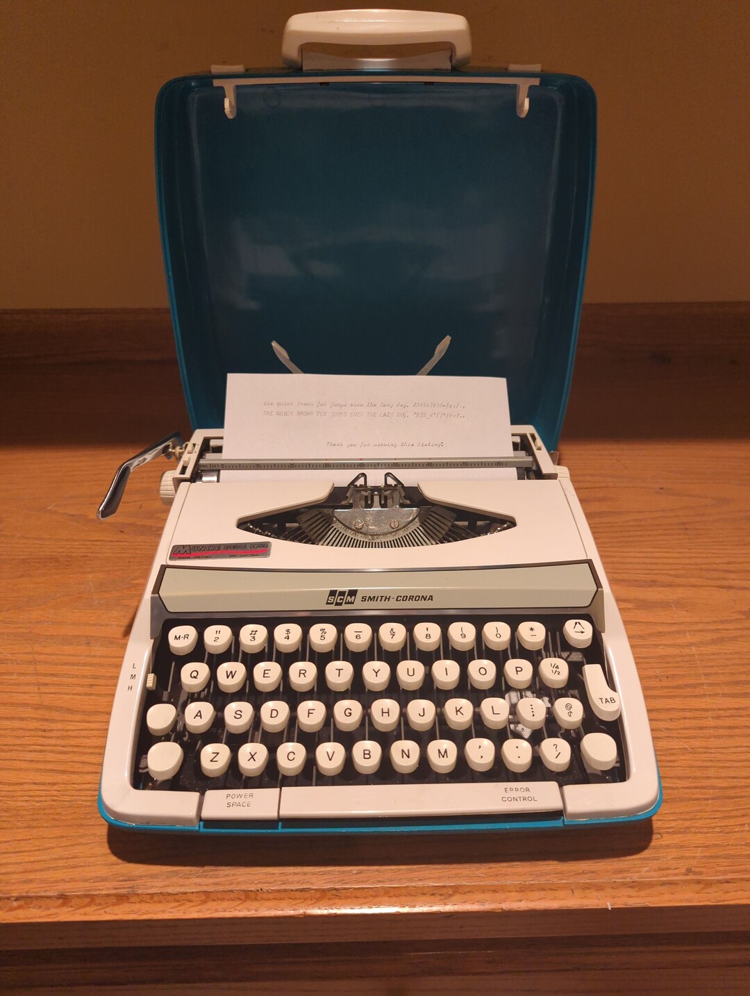 Cursive! 1970's Cream and Teal Smith Corona Cougar Deluxe Ultra ...