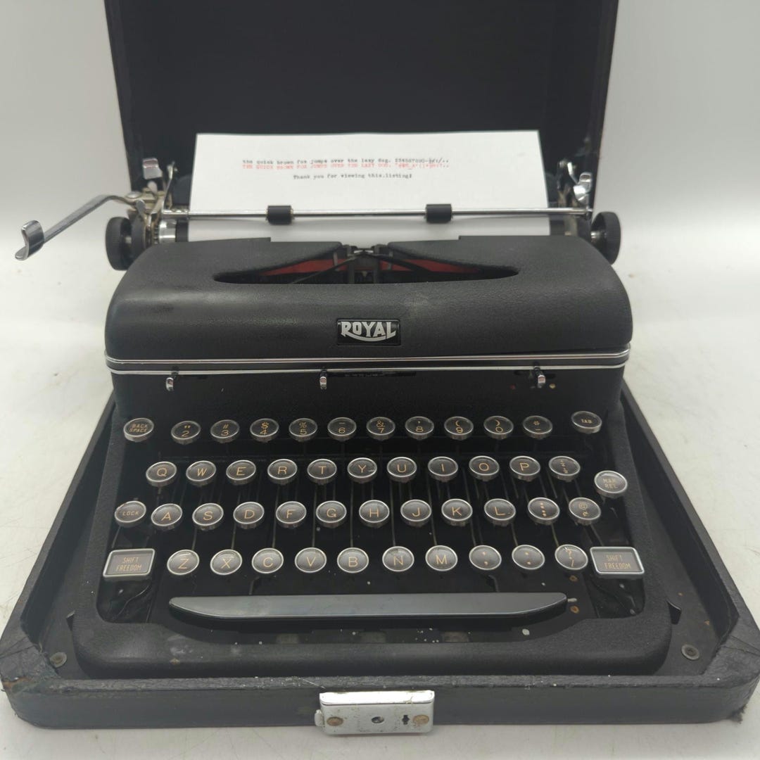 1941 Black Royal Quiet Deluxe Portable Manual Typewriter With Carrying ...
