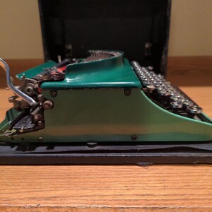 1930 Emerald and Kelly Green Remington Portable #3 Typewriter With Case ...