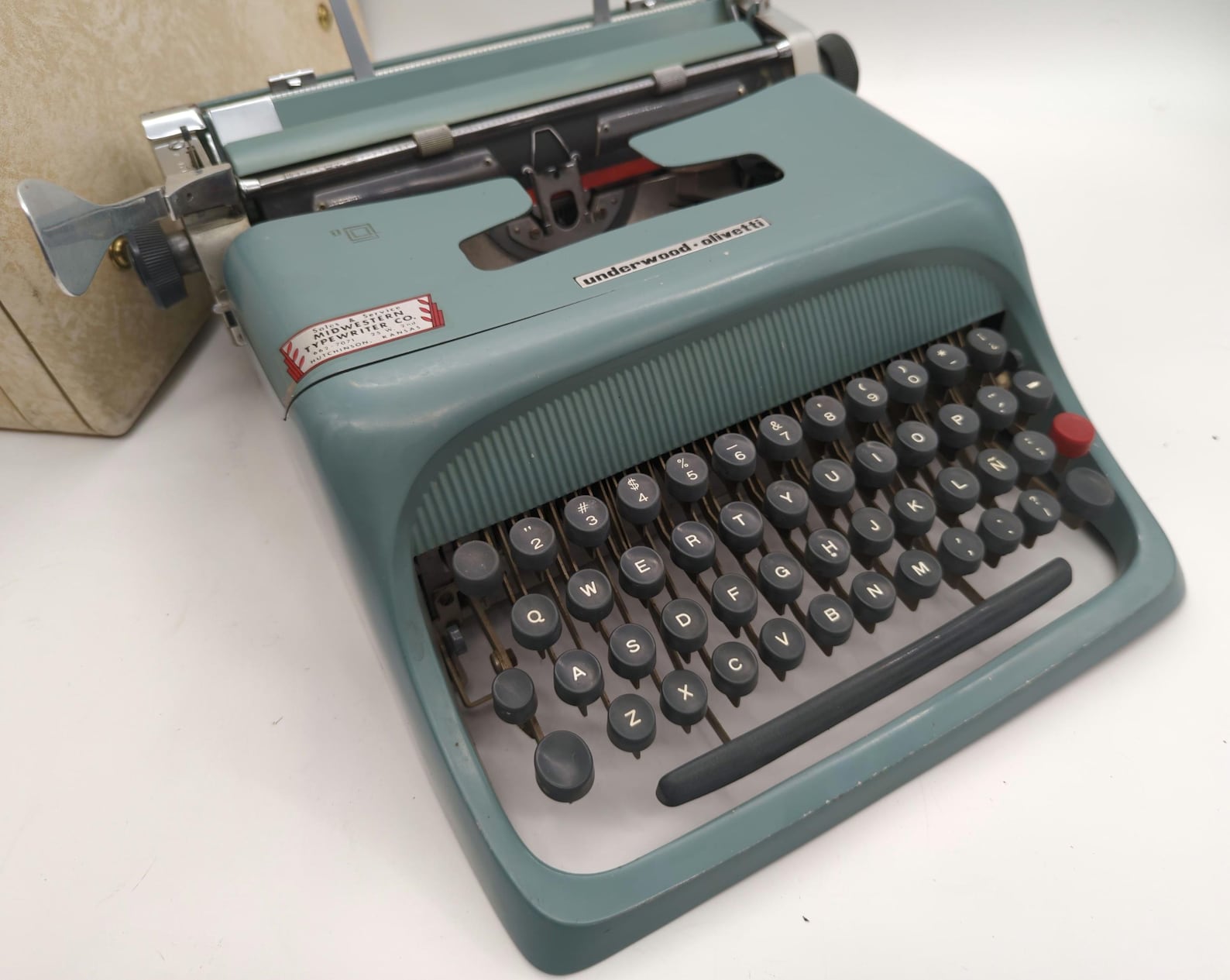 Spanish Keyboard! 1961 Olivetti Studio 44 Portable Manual Typewriter ...