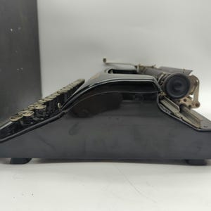 1938 Glossy Black Corona Standard Speedline Series 2C Portable ...