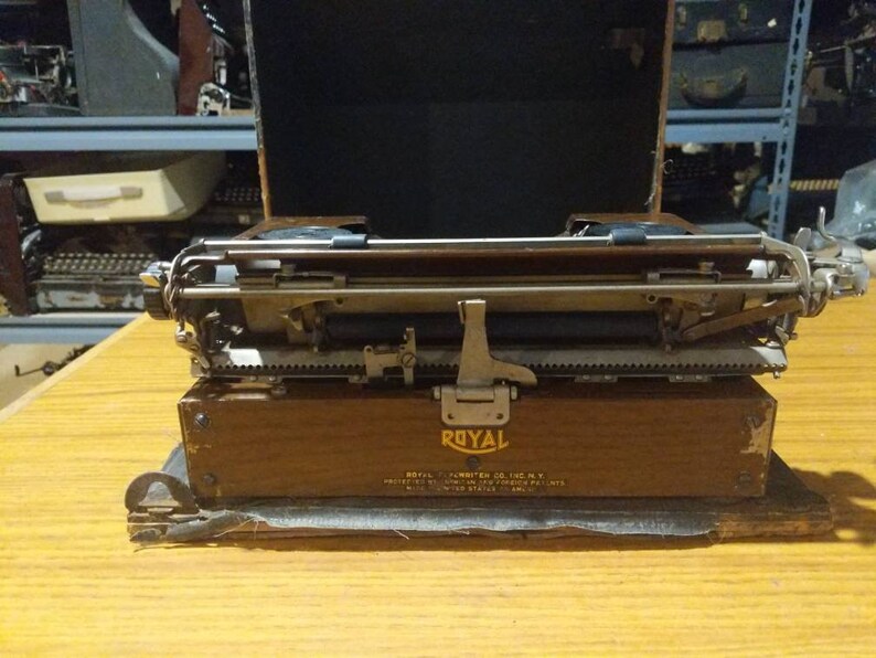 1928 Royal Model P Typewriter With Wood Grain Finish and Case - Etsy