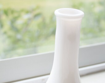 Small Milk Glass Vase - Etsy