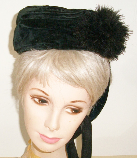 Antique Late 20's Velvet Hat - Gem