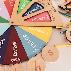 Months of the YEAR Wheel | With a Three-way Viewer Window | Spinner ...