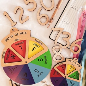 Days of the Week WHEEL With a Three-way Viewer Window | Spinner Dial ...