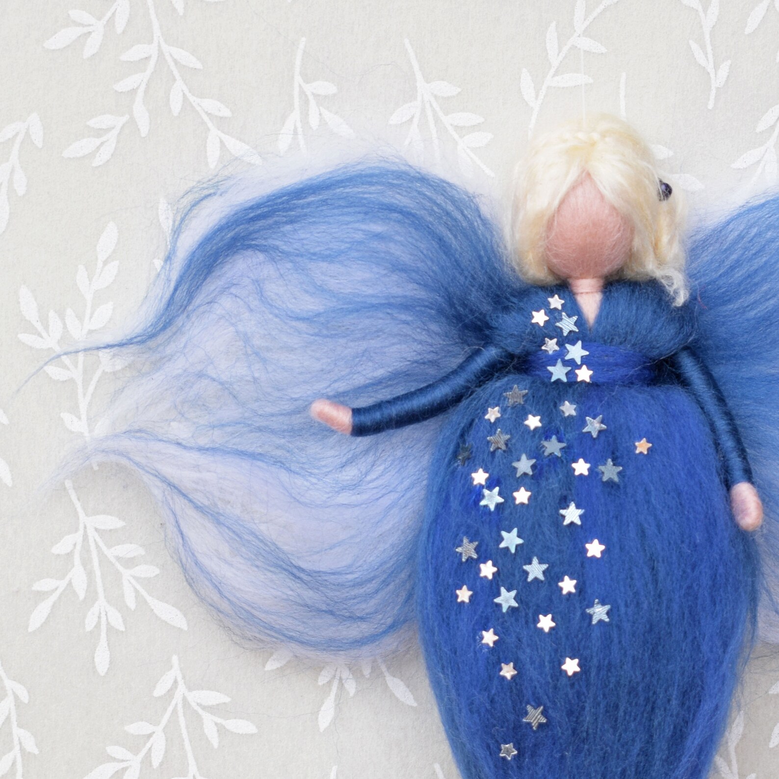 Hada Waldorf azul con estrellas, Hada para colgar, Atrapa sueños, Hada ...