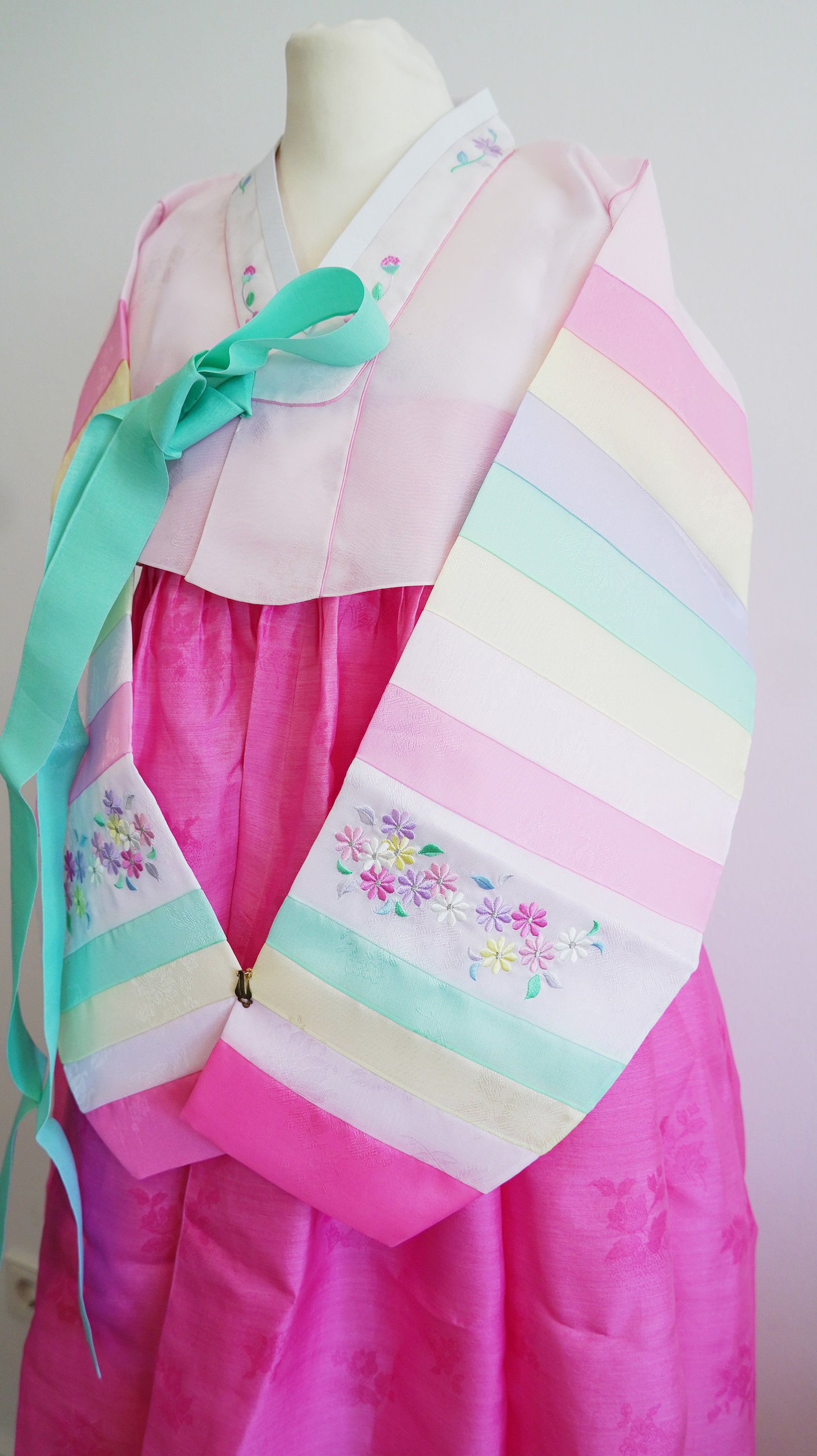 Traditional Korean Hanbok SET Light Pink Jeogori Top With Floral ...