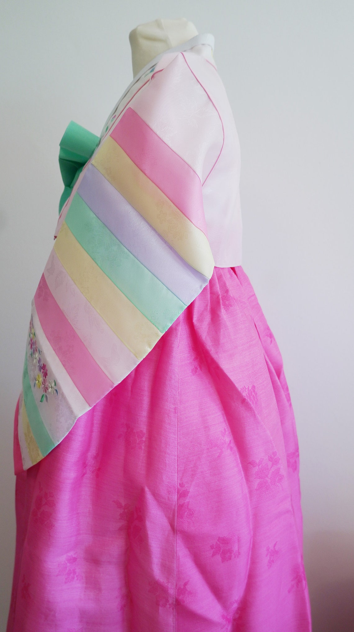 Traditional Korean Hanbok SET Light Pink Jeogori Top With Floral ...