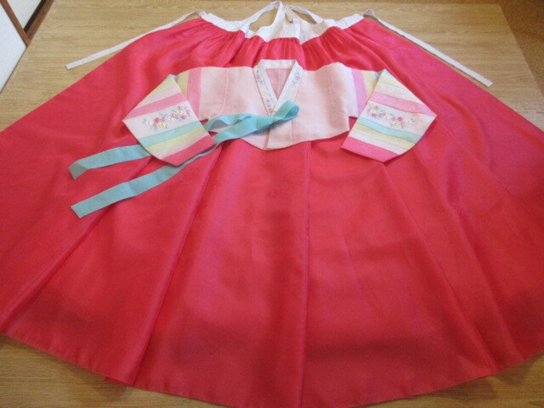 Traditional Korean Hanbok SET Light Pink Jeogori Top With Floral ...