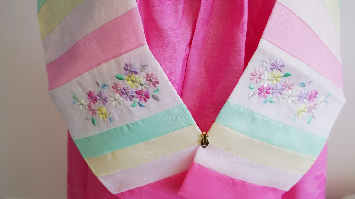 Traditional Korean Hanbok SET Light Pink Jeogori Top With Floral ...