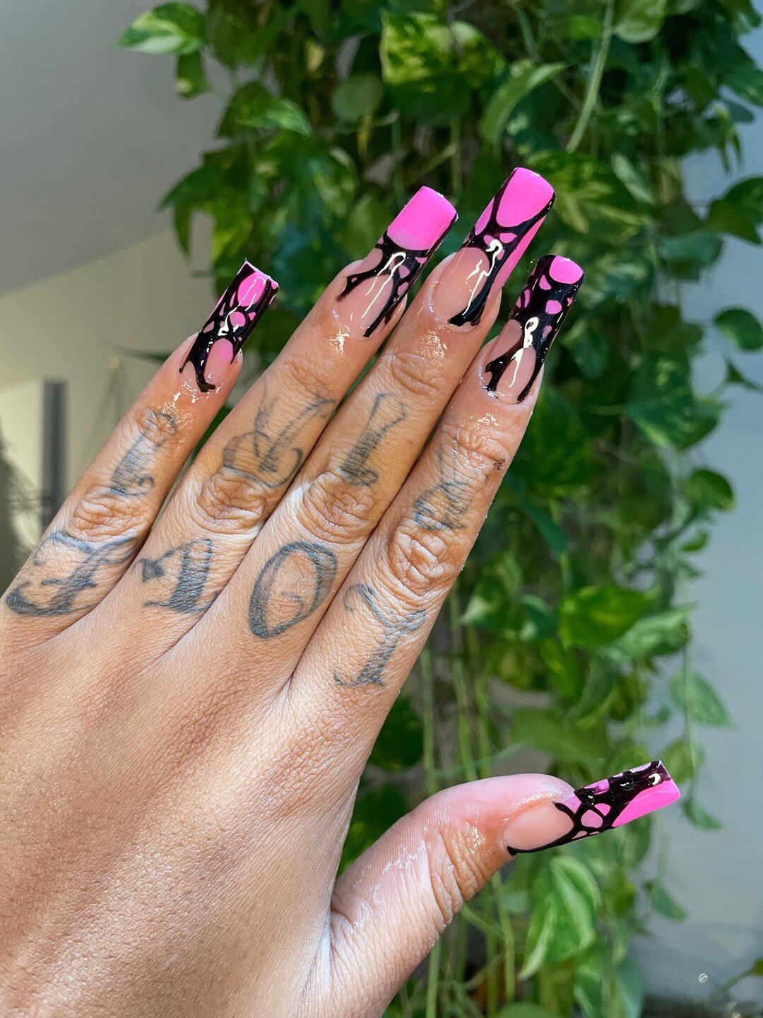 Venom Symbiote Press on Nails - Etsy