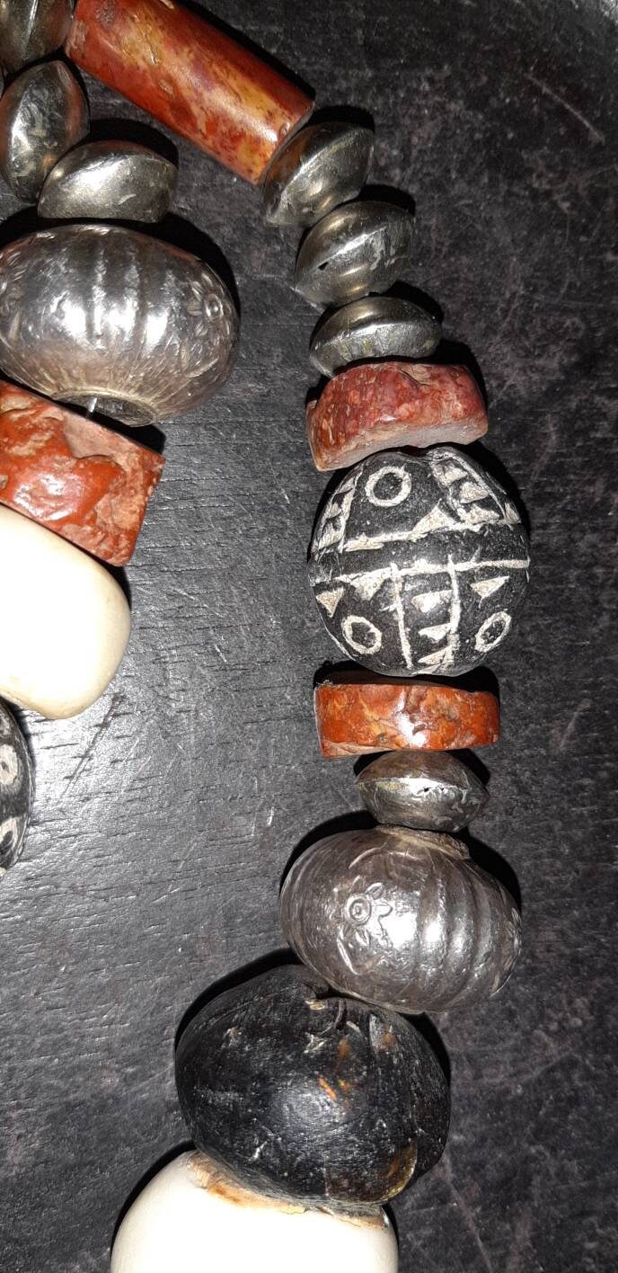 Indian Shellac Silver/red Bauxite/hebron Powderglas/bone Beads - Etsy