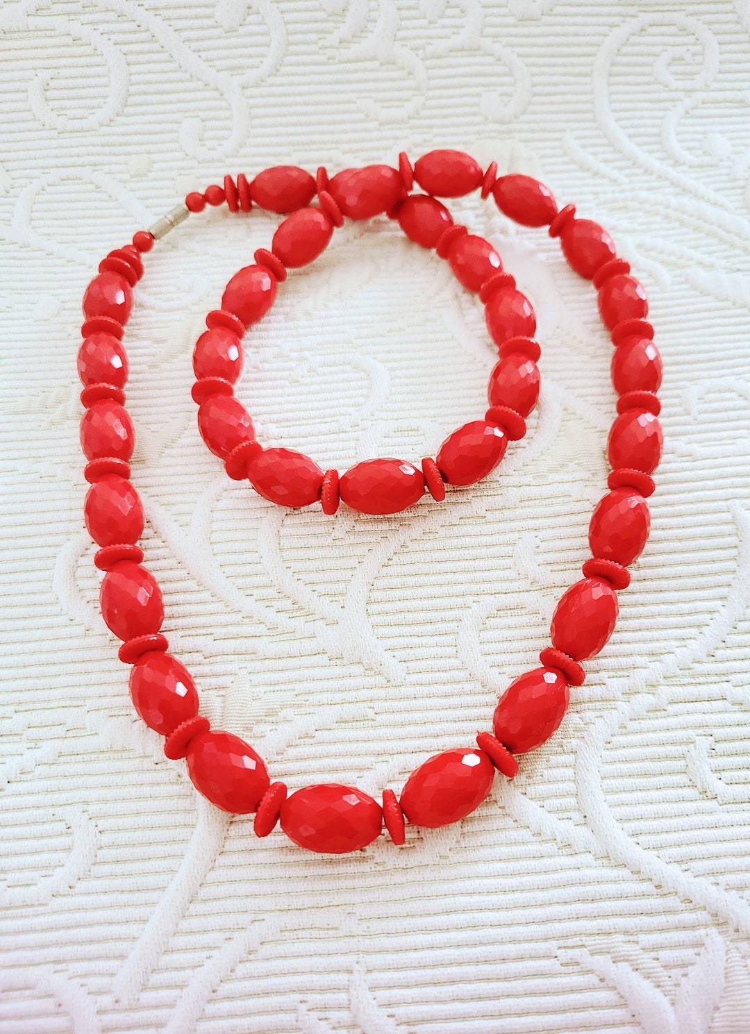Red Vintage Single Strand Beads Necklace/long Deep Red Oval Diamond Cut ...