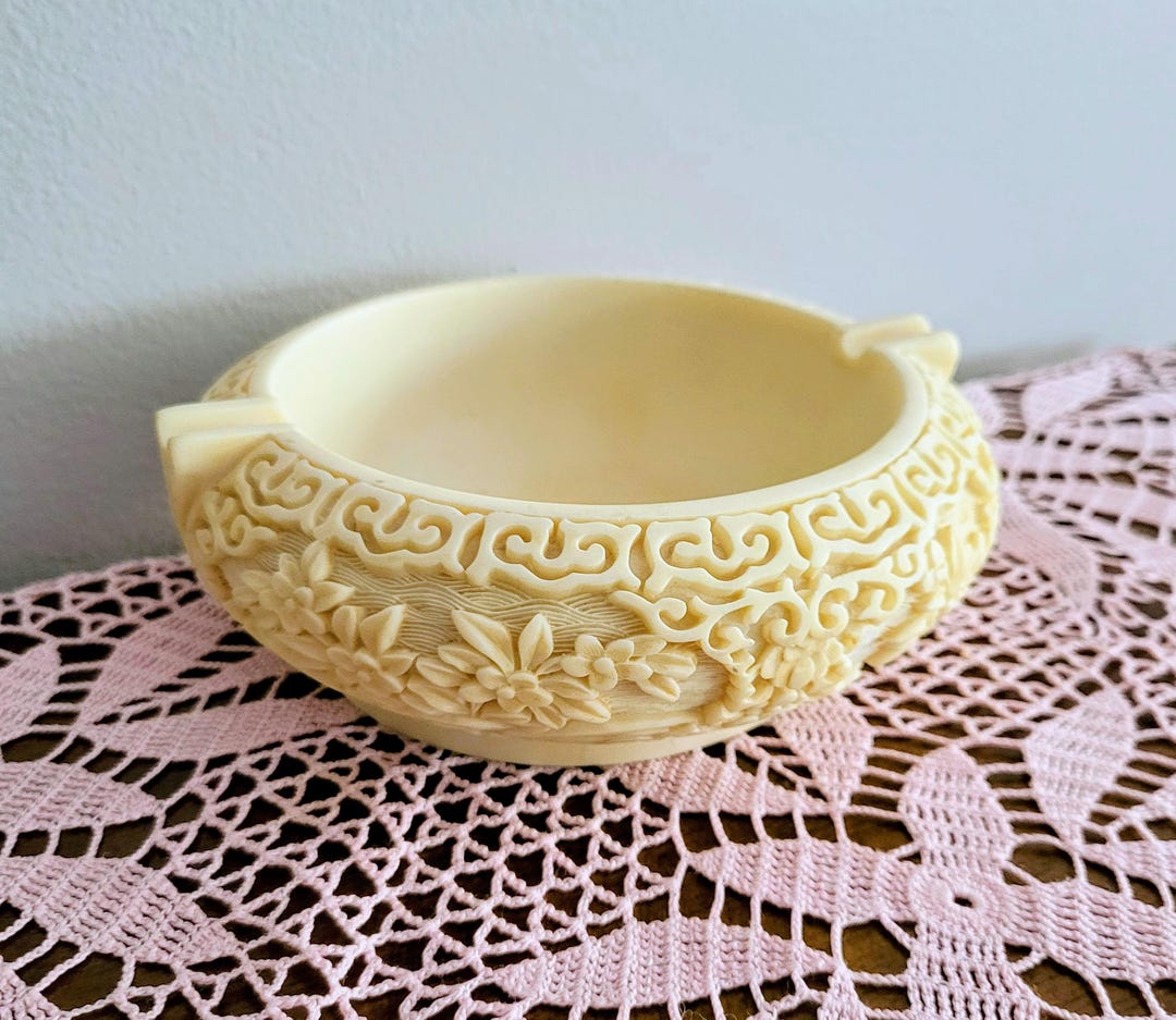 Vintage Ashtray Carved Ivory Soapstone Asian Oriental Style Round ...
