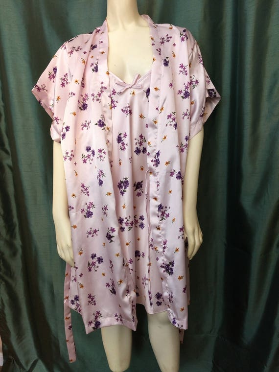 CINEMA ETOILE Lavender Nightgown and Robe/Floral Slee… - Gem