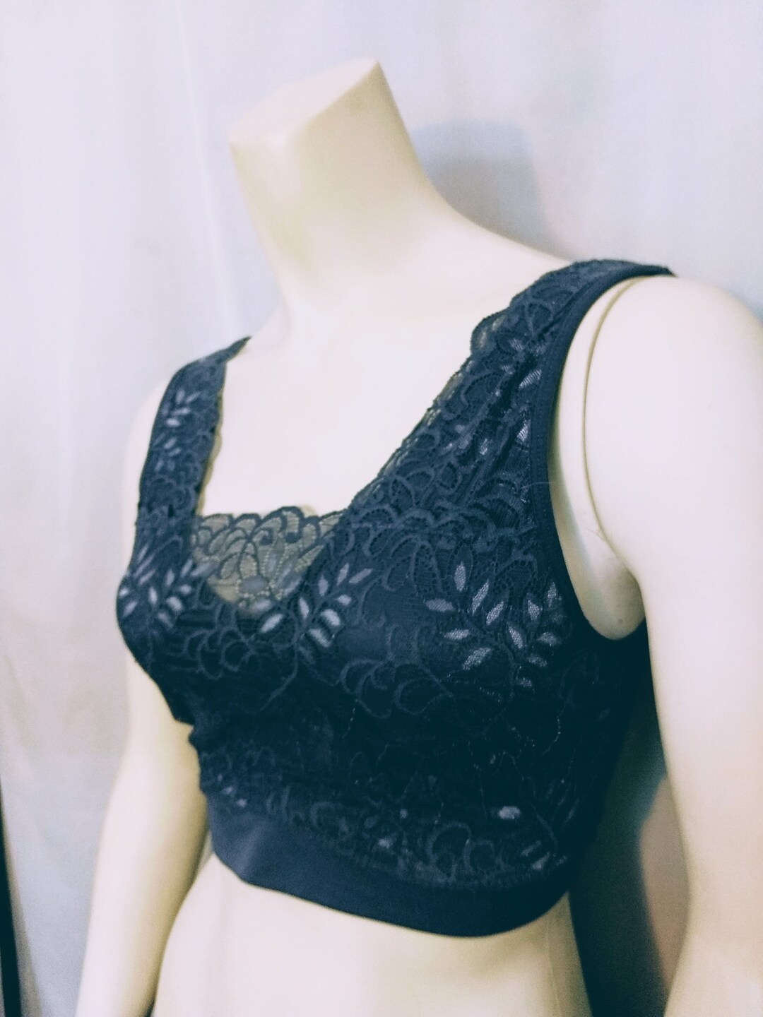 LAURA ASHLEY Navy Blue Lace Bralette Top/stretch Yoga Halter/lacy Crop ...