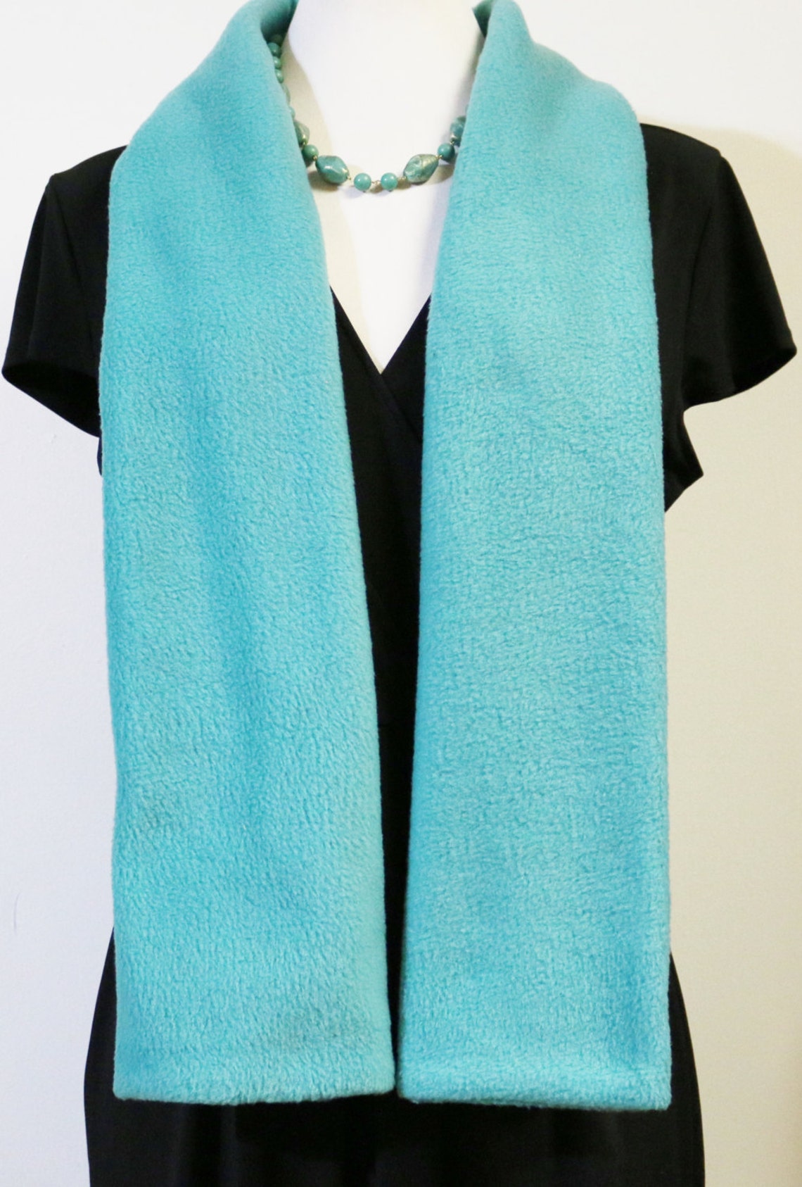 Green fleece scarf/super soft scarf/cold winter scarf/shoulder - Etsy.de