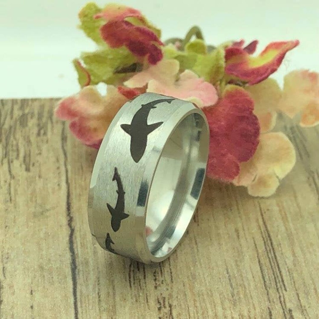 SHARKS Ring Titanium Wedding Ring Titanium Rings with SHARKS - Etsy 日本