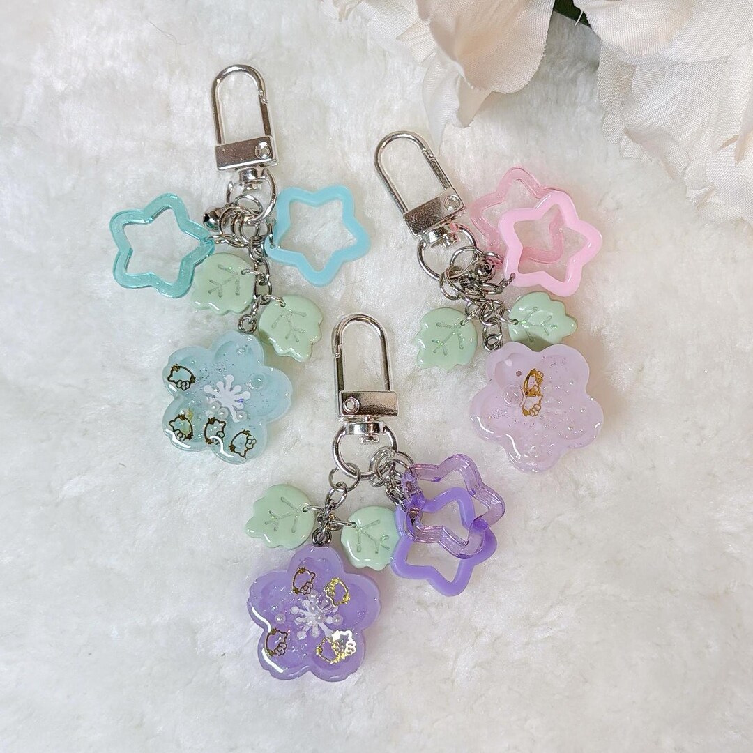 Mini Sakura Cherry Blossom Shaker Keychain Clasp With Bell and Stars ...