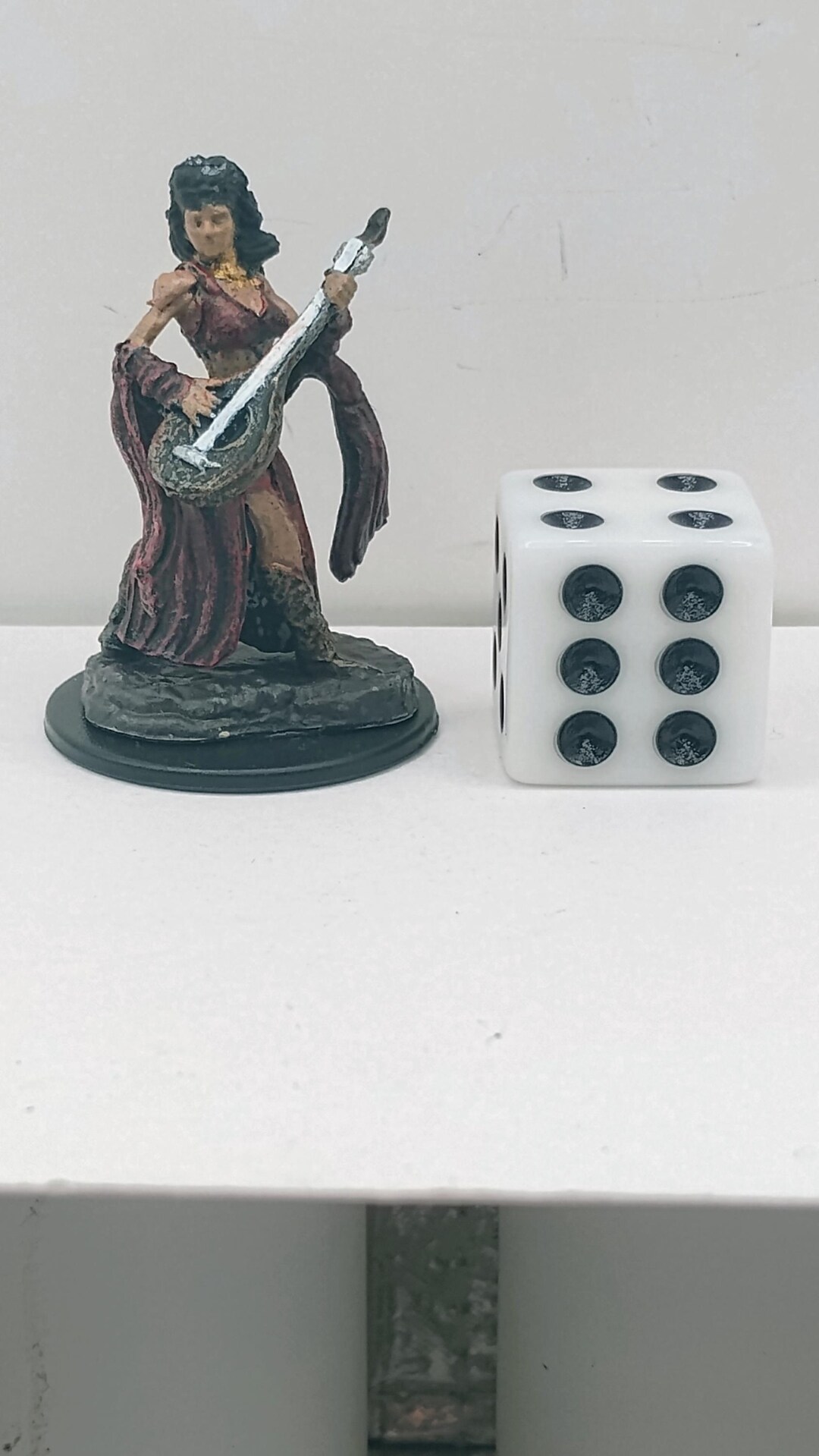 Female Human Bard Miniature: Dungeons and Dragons, Crimson and Gold - Etsy