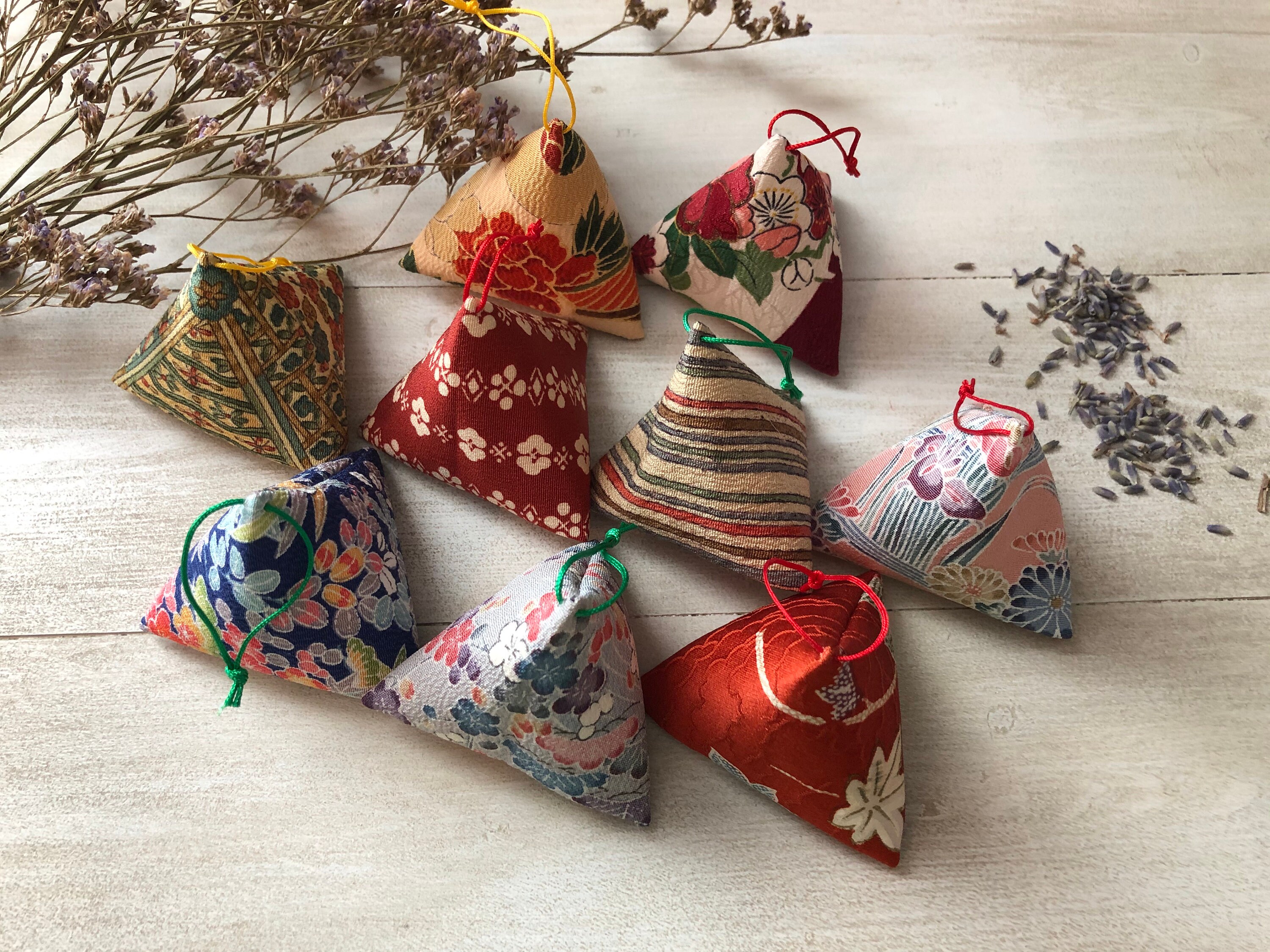 Triangle Sachet bags set of 3 Japanese vintage kimono | Etsy