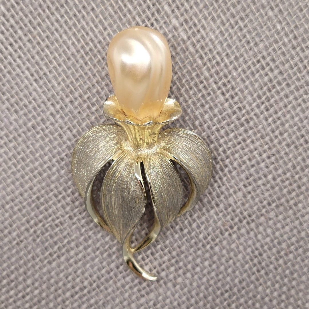 Sarah Covington "sarah Cov" Signed Impressive Faux Pearl Brooch - Etsy