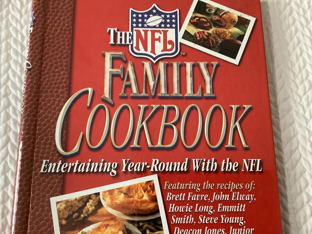 1997/emmitt Smith-mike Ditka-archie Manning/the NFL Family Cookbook ...