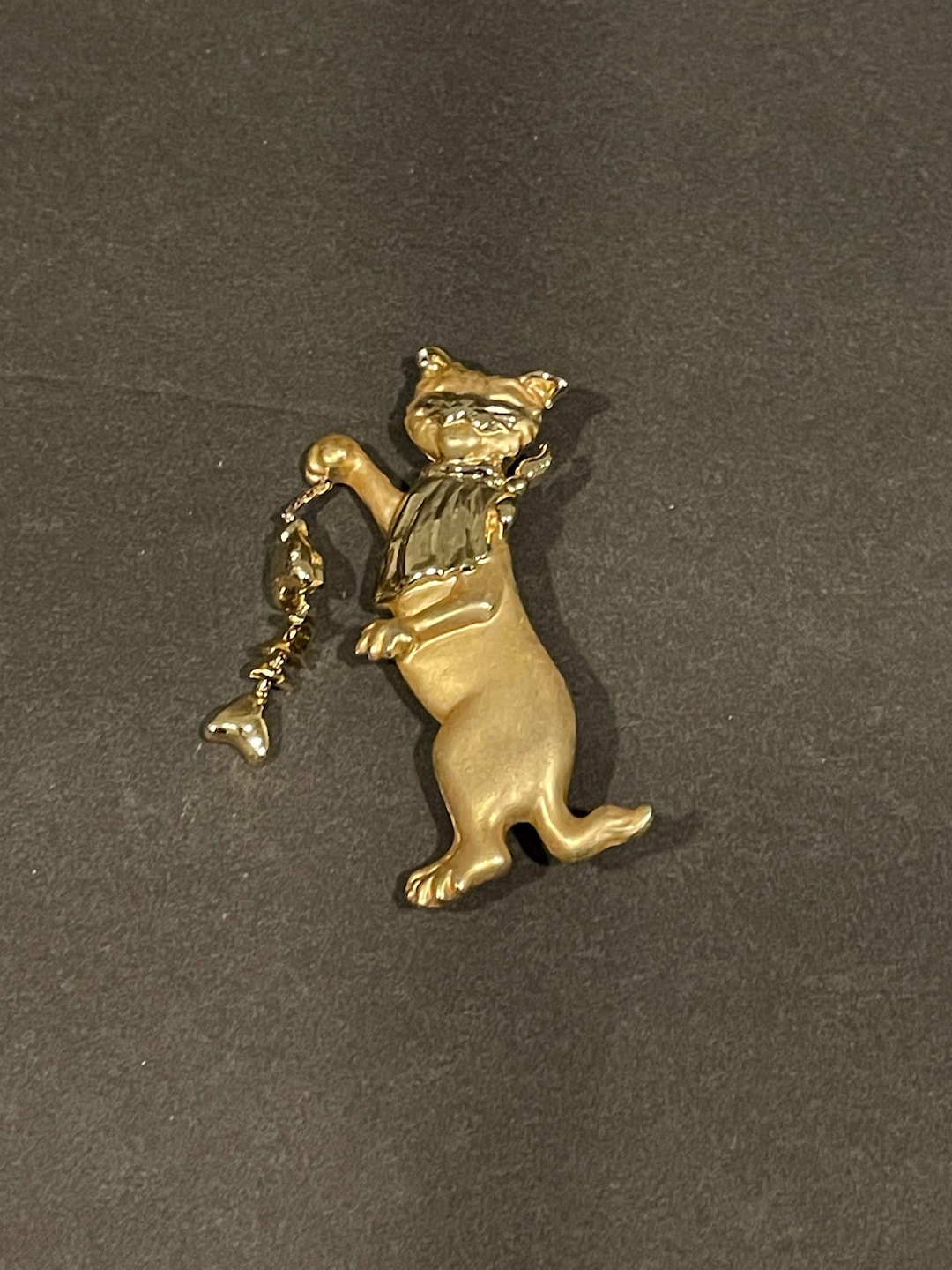 AJC Cat With Fish Skeleton Gold Tone Metal Brooch Pin Signed VINTAGE ...
