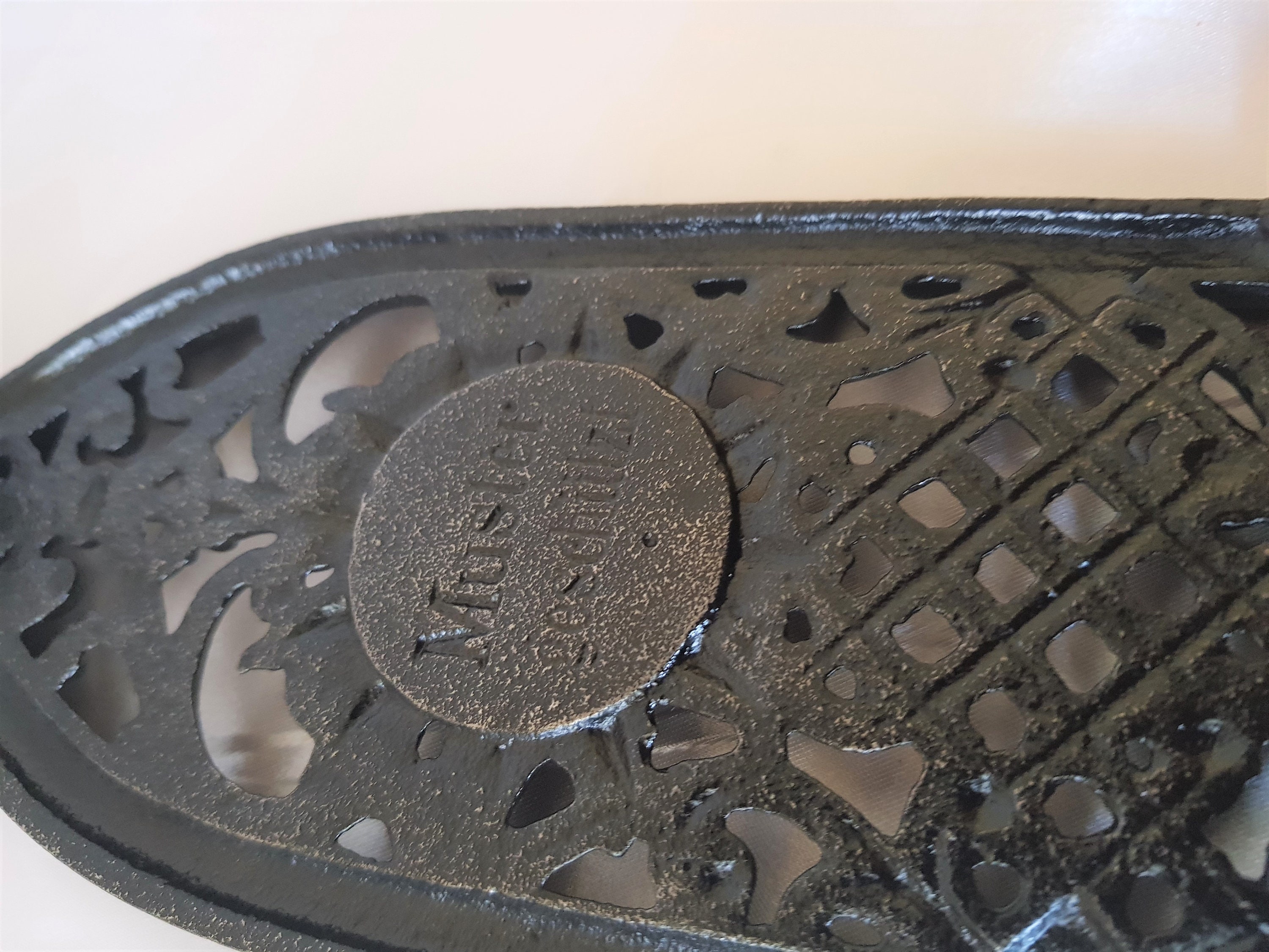 Muster Geschutzt, Antique Cast Iron Trivet, Late 1800s, Restoration. - Etsy