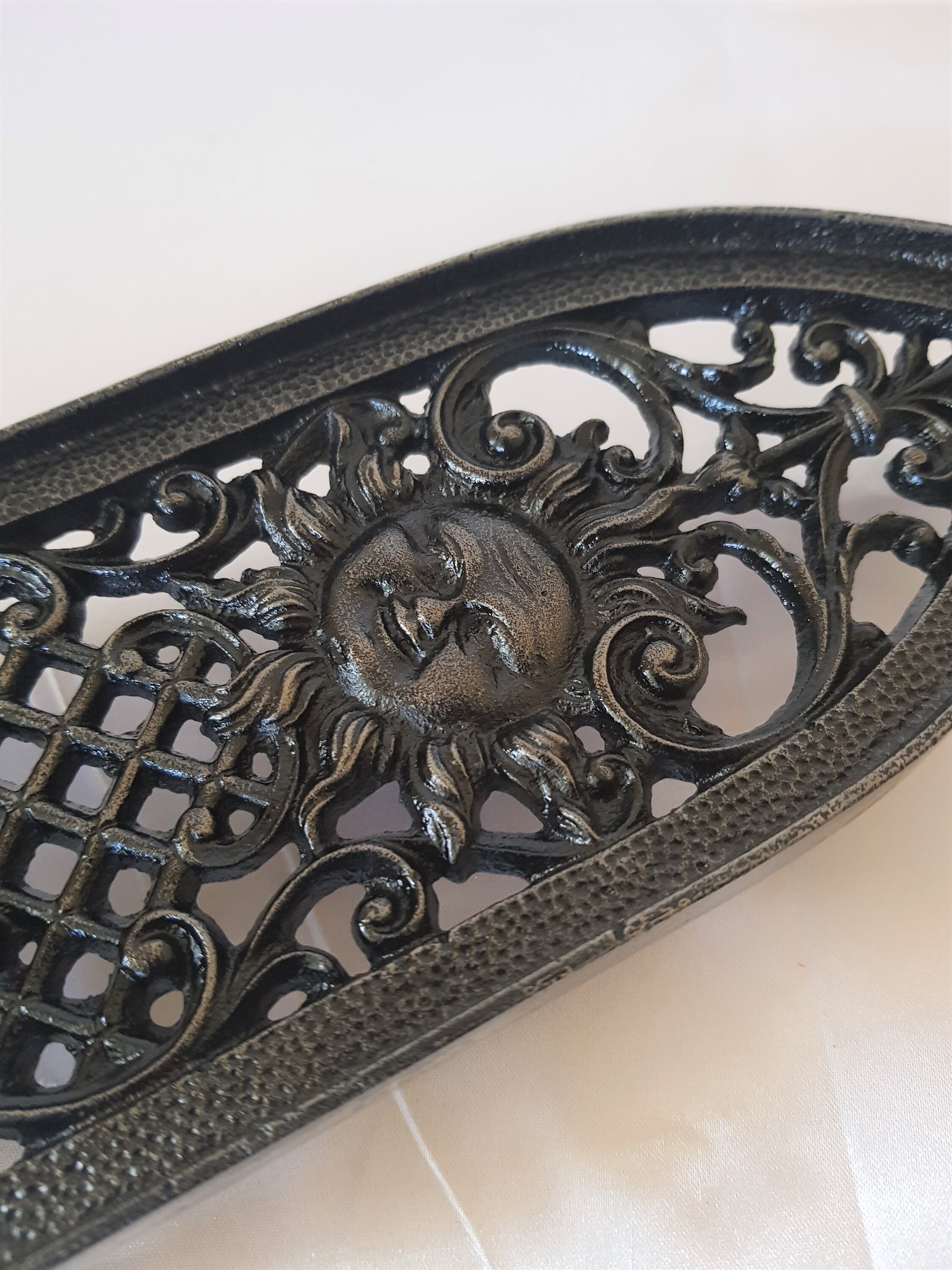 Muster Geschutzt, Antique Cast Iron Trivet, Late 1800s, Restoration. - Etsy