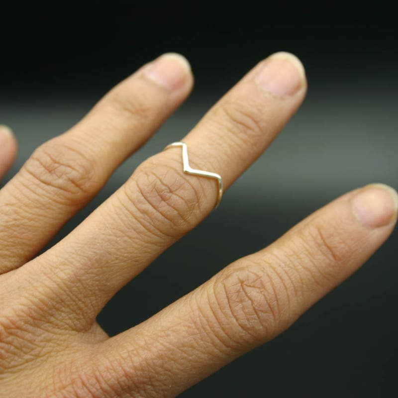 V Shape Ring - Etsy