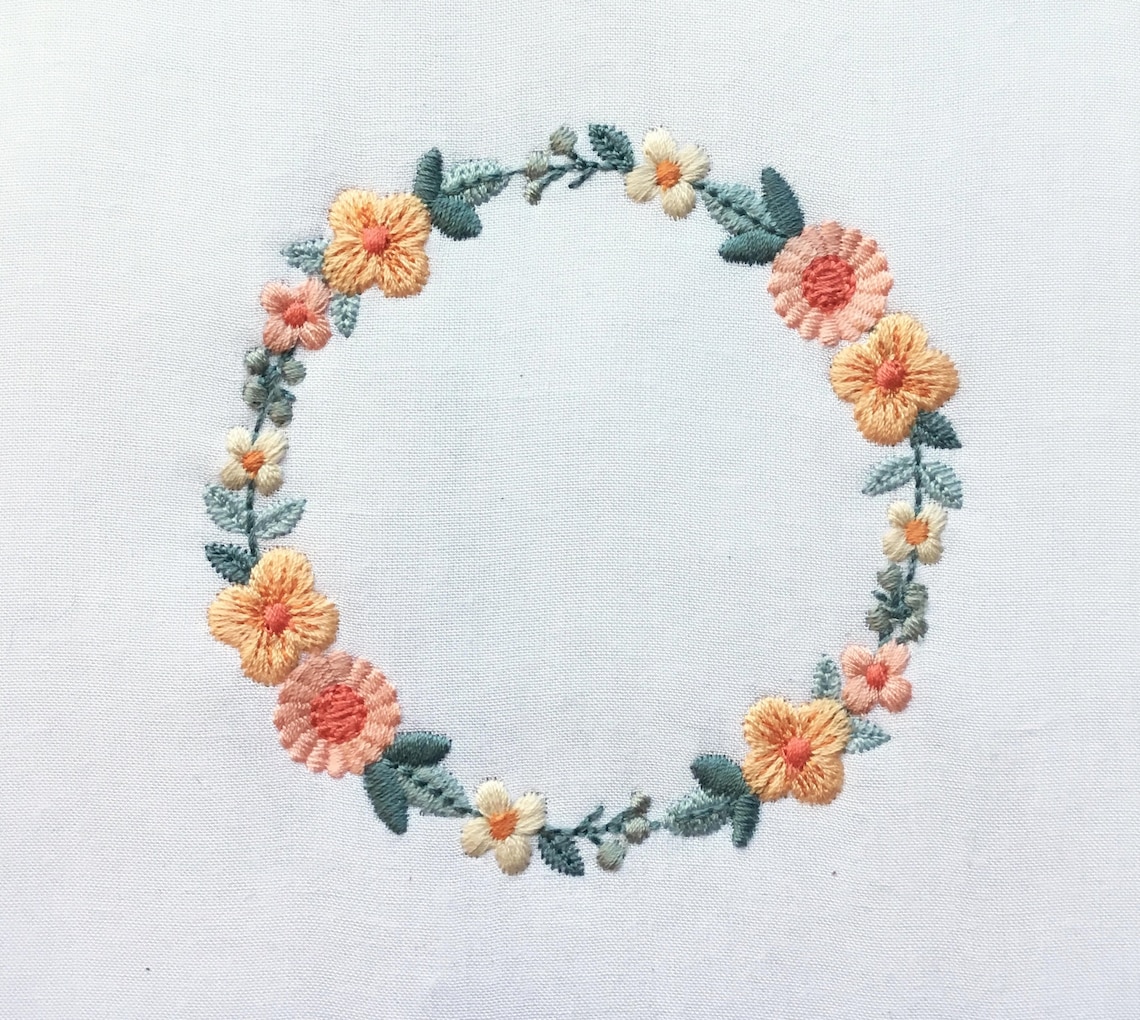 Machine Embroidery Design SMALL Floral Wreath Dainty Boho - Etsy