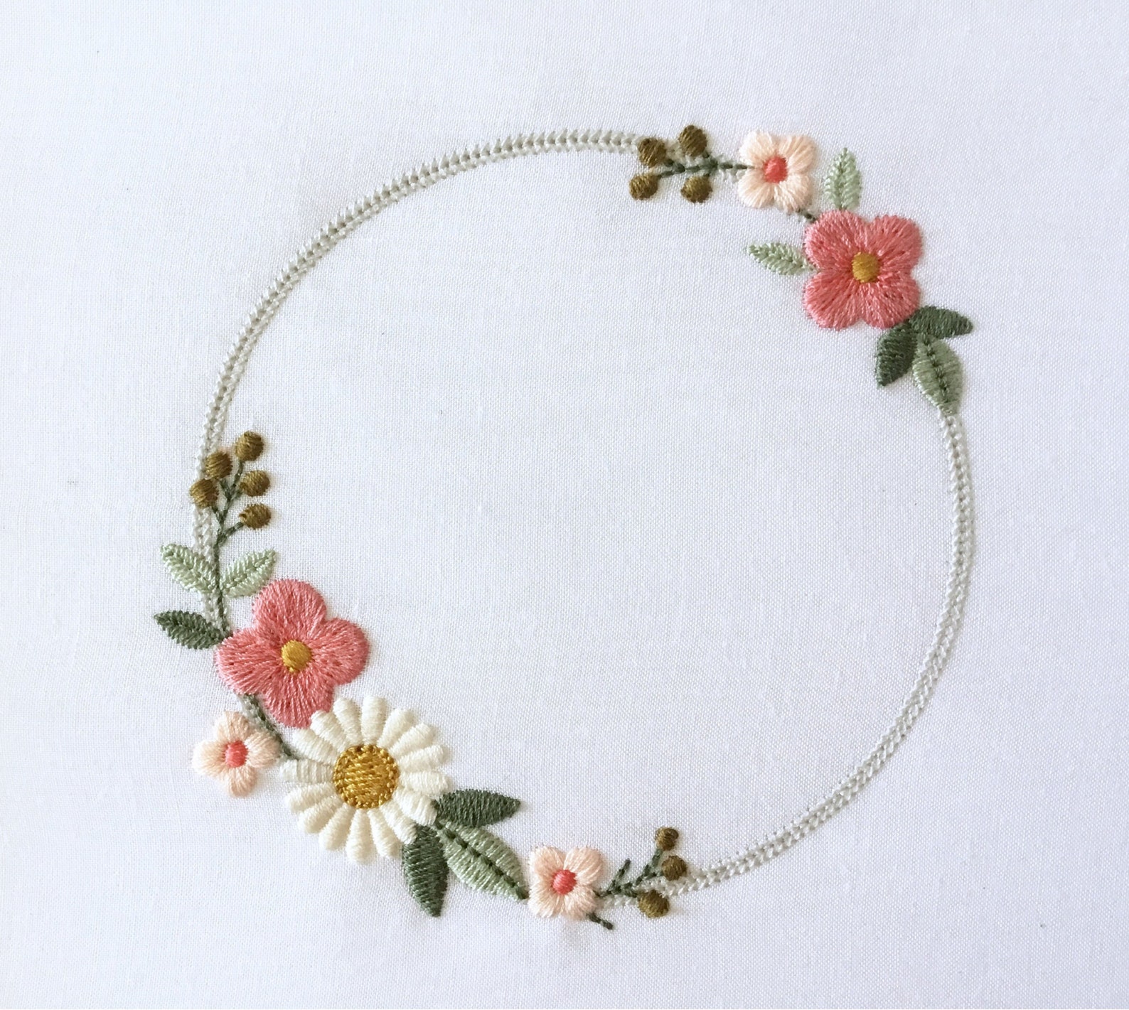 Machine Embroidery Design SMALL Dainty Boho Wreath Heirloom - Etsy