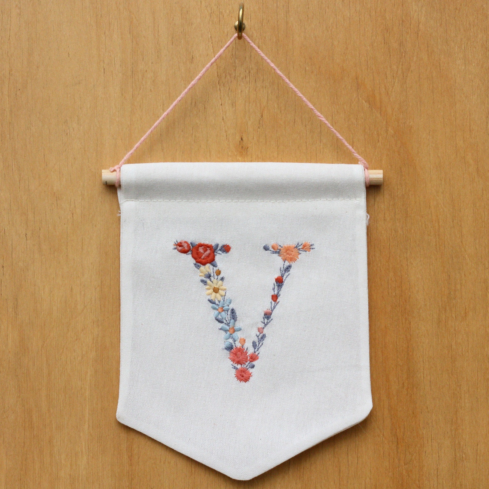 Machine Embroidery LETTER V Uppercase 3"/7,5 Cm Dainty Floral Font ...
