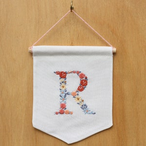 Machine Embroidery LETTER R Uppercase 3"/7,5 Cm Dainty Floral Font ...