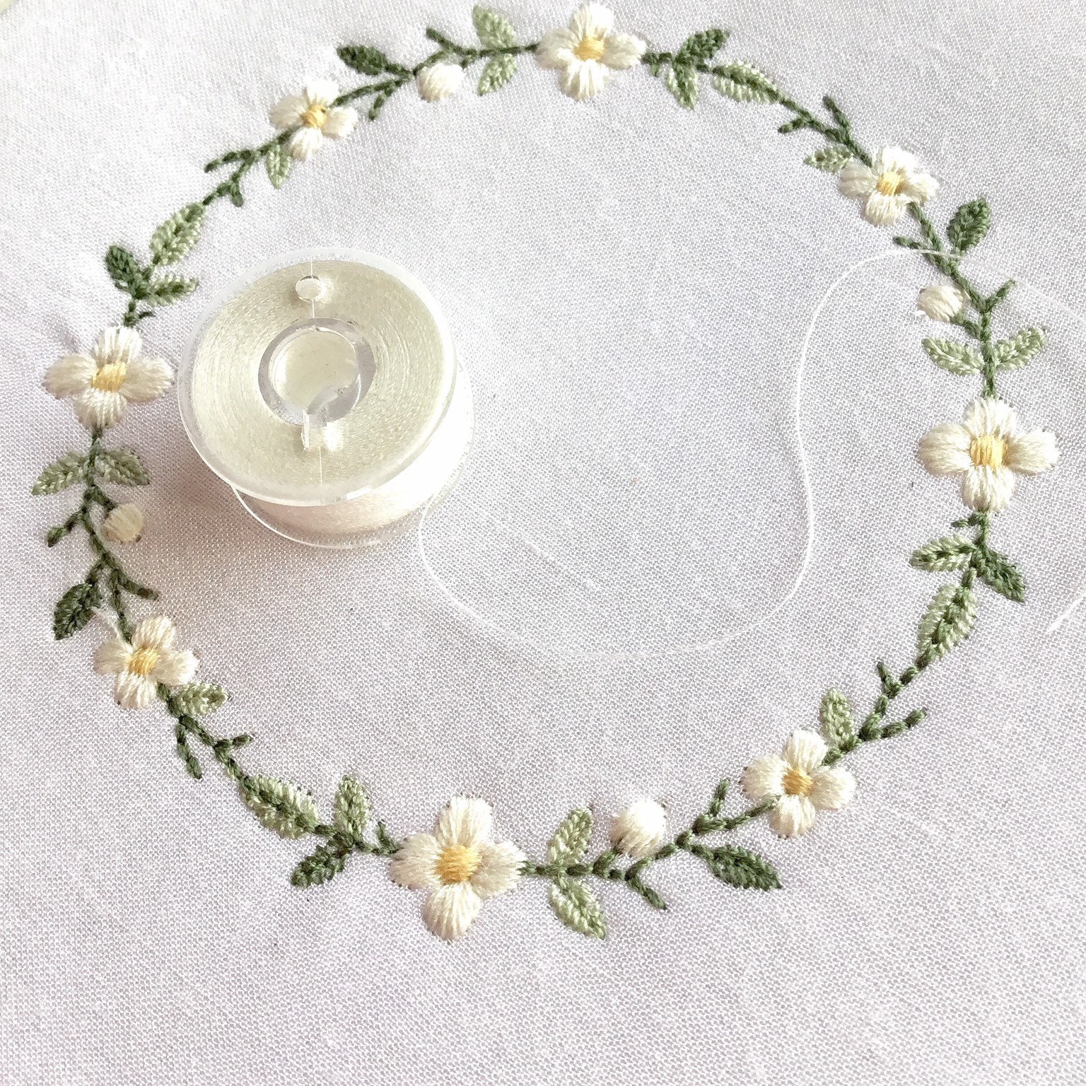 Dainty Wreath of Flowers Embroidery Circle of Flowers Machine - Etsy