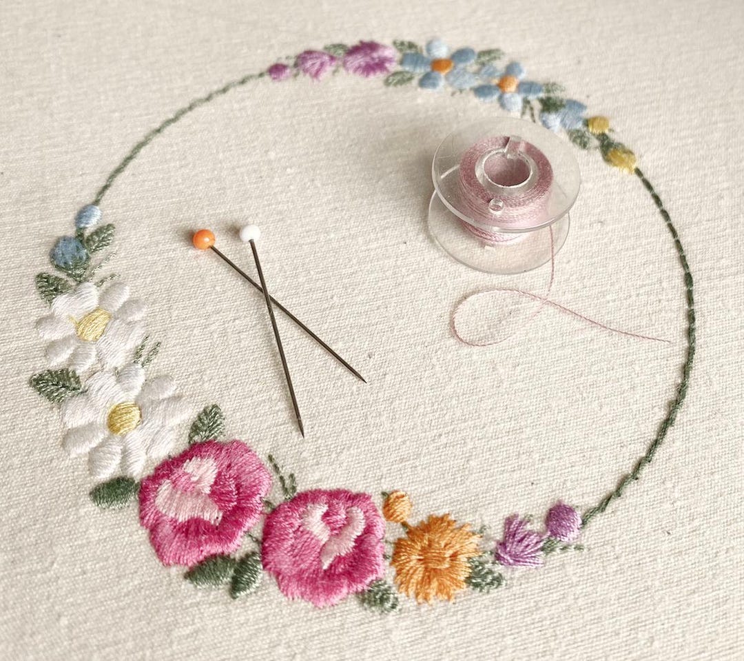 Machine Embroidery Design SMALL Dainty Boho Wreath Heirloom Flower ...
