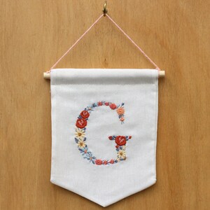 Machine Embroidery LETTER G Uppercase 3"/7,5 Cm Dainty Floral Font ...