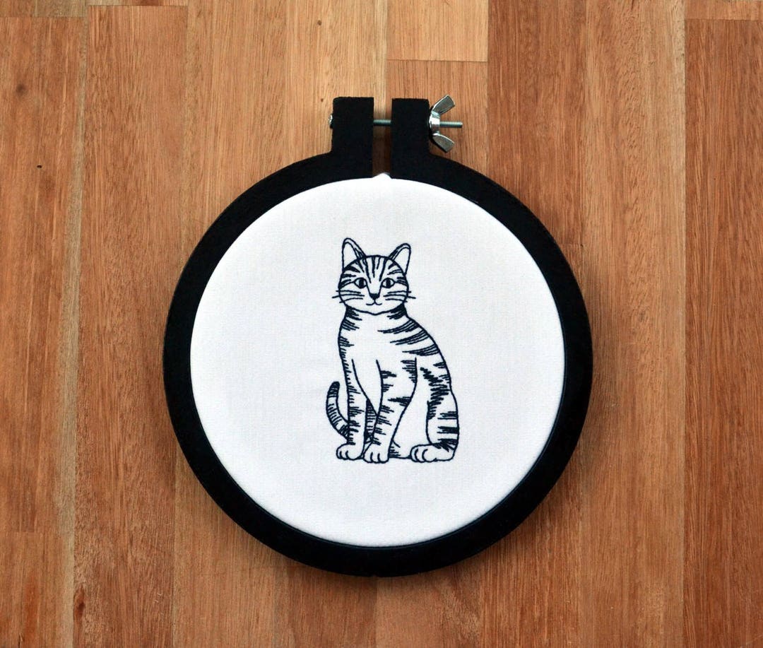 Redwork Tabby Cat Machine Embroidery Design. Cute Tabby Kitten Linework ...