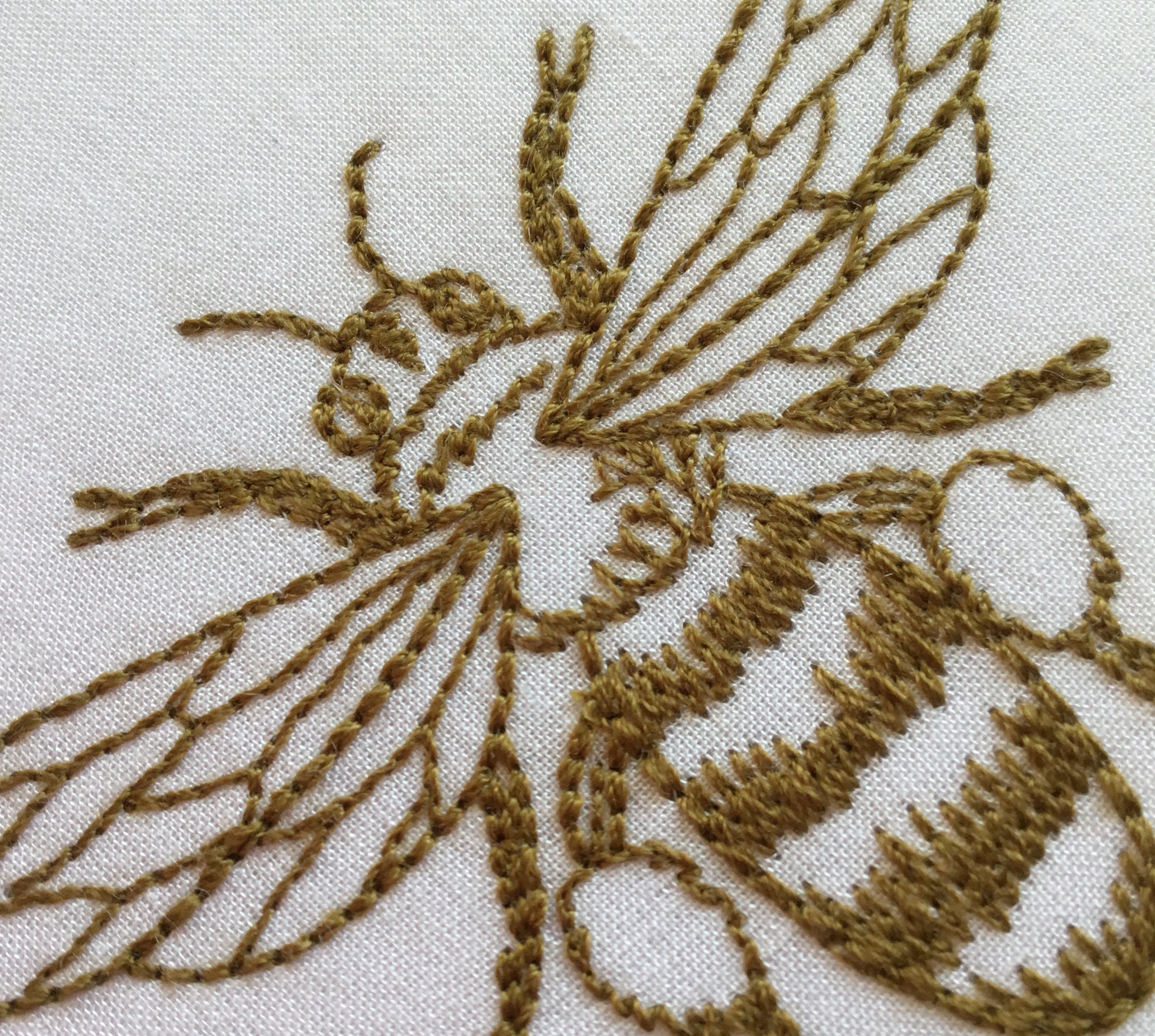 Honey Bee Vintage Machine Embroidery Design. Bee Linework - Etsy