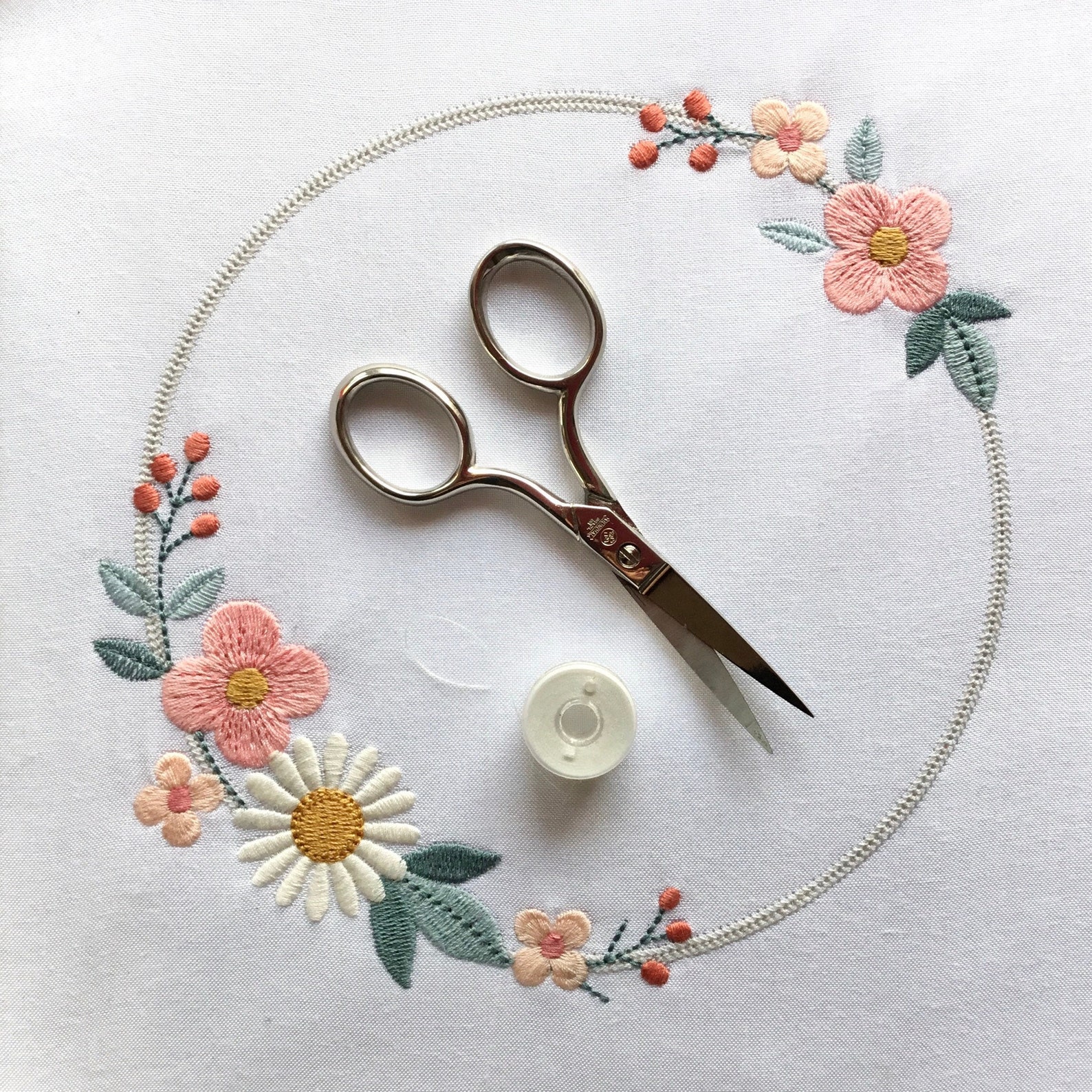 Machine Embroidery Design LARGE HOOP Dainty Boho Wreath - Etsy