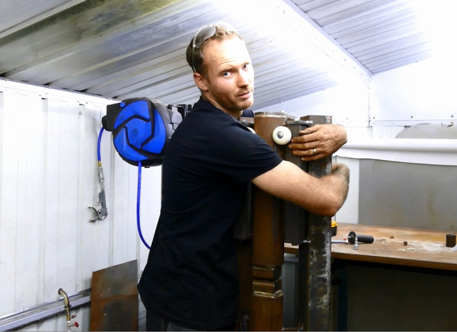 Complete - DIY Pneumatic Powerhammer - the Pocket Power Hammer ...