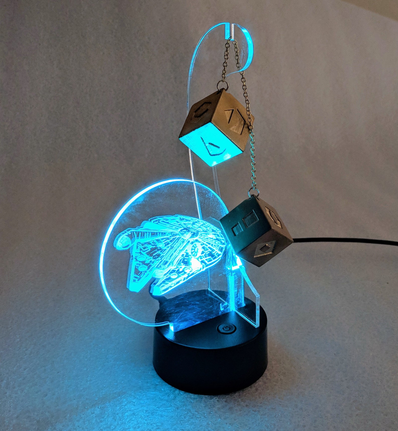 Millennium Falcon Dice stand | Etsy