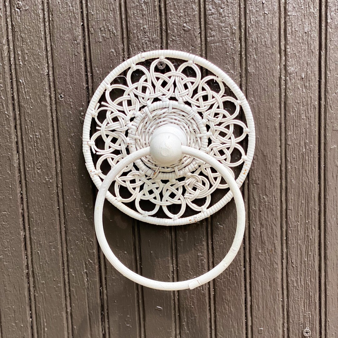 Vintage Towel Holder, Wicker, Ring, Rack, White, Shabby Chic, Farmhouse ...